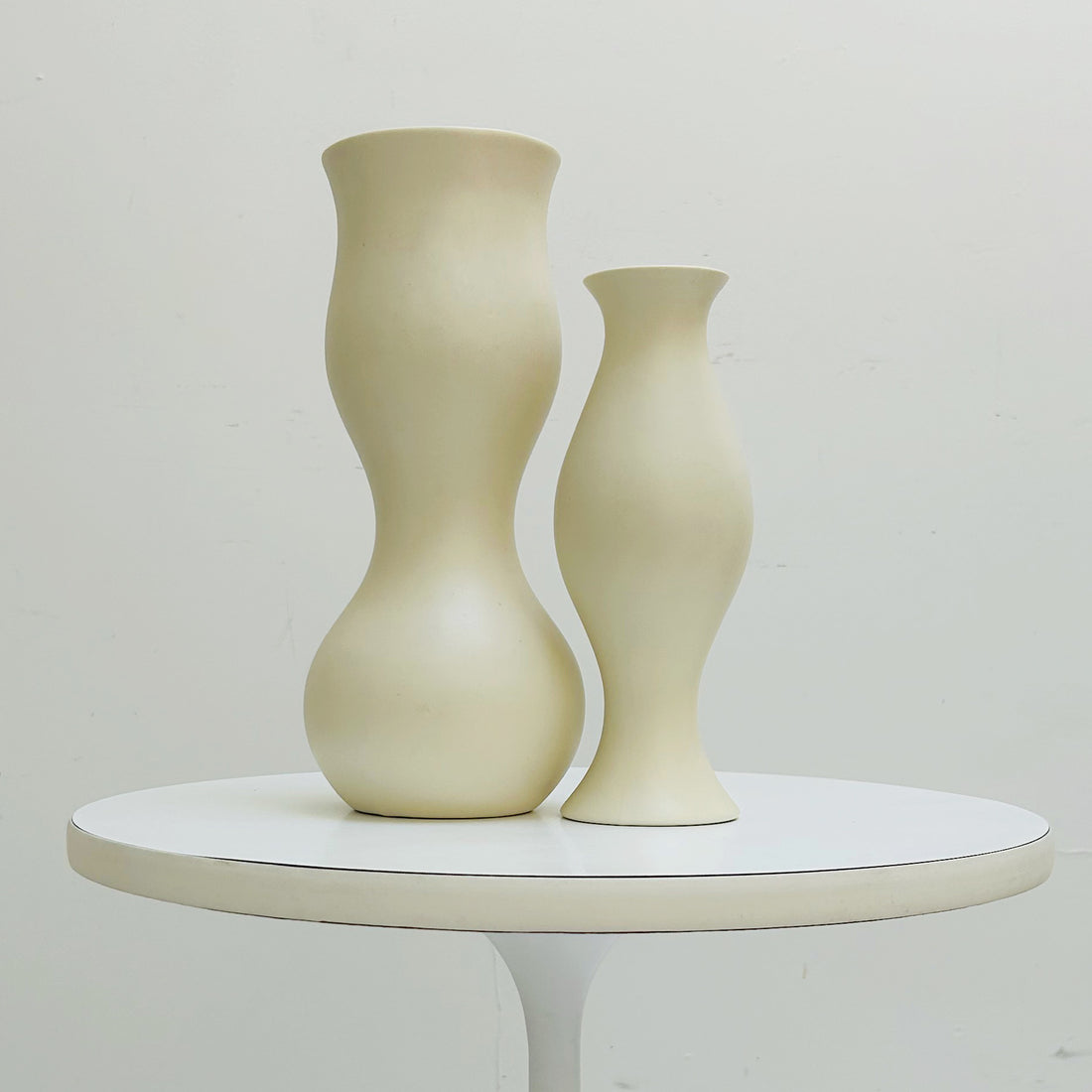 Eva Zeisel Vases – Inabstracto
